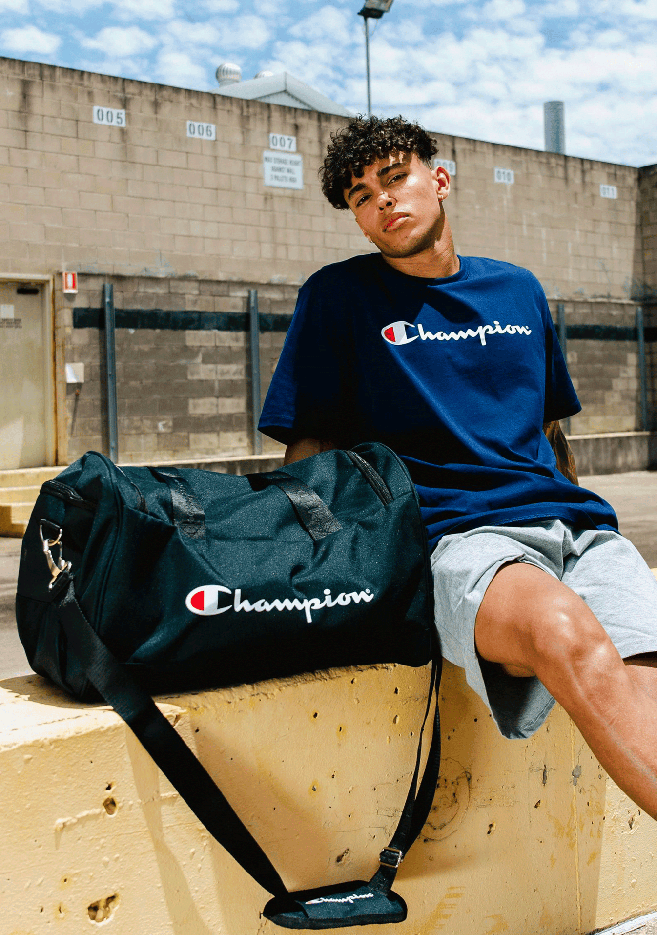 Champion SPS Duffel Bag Black Medium - 33L – Jim Kidd Sports